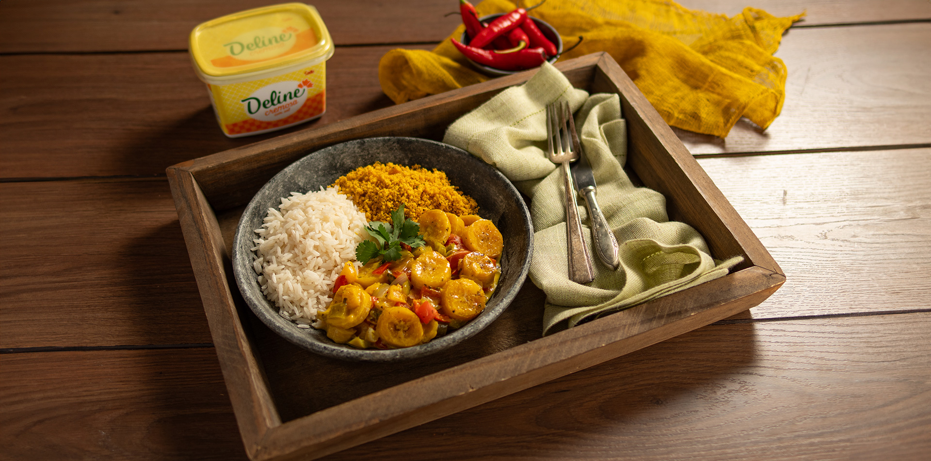 Deline - Nossas receitas: Moqueca de Banana-da-terra com Farofa de Dendê