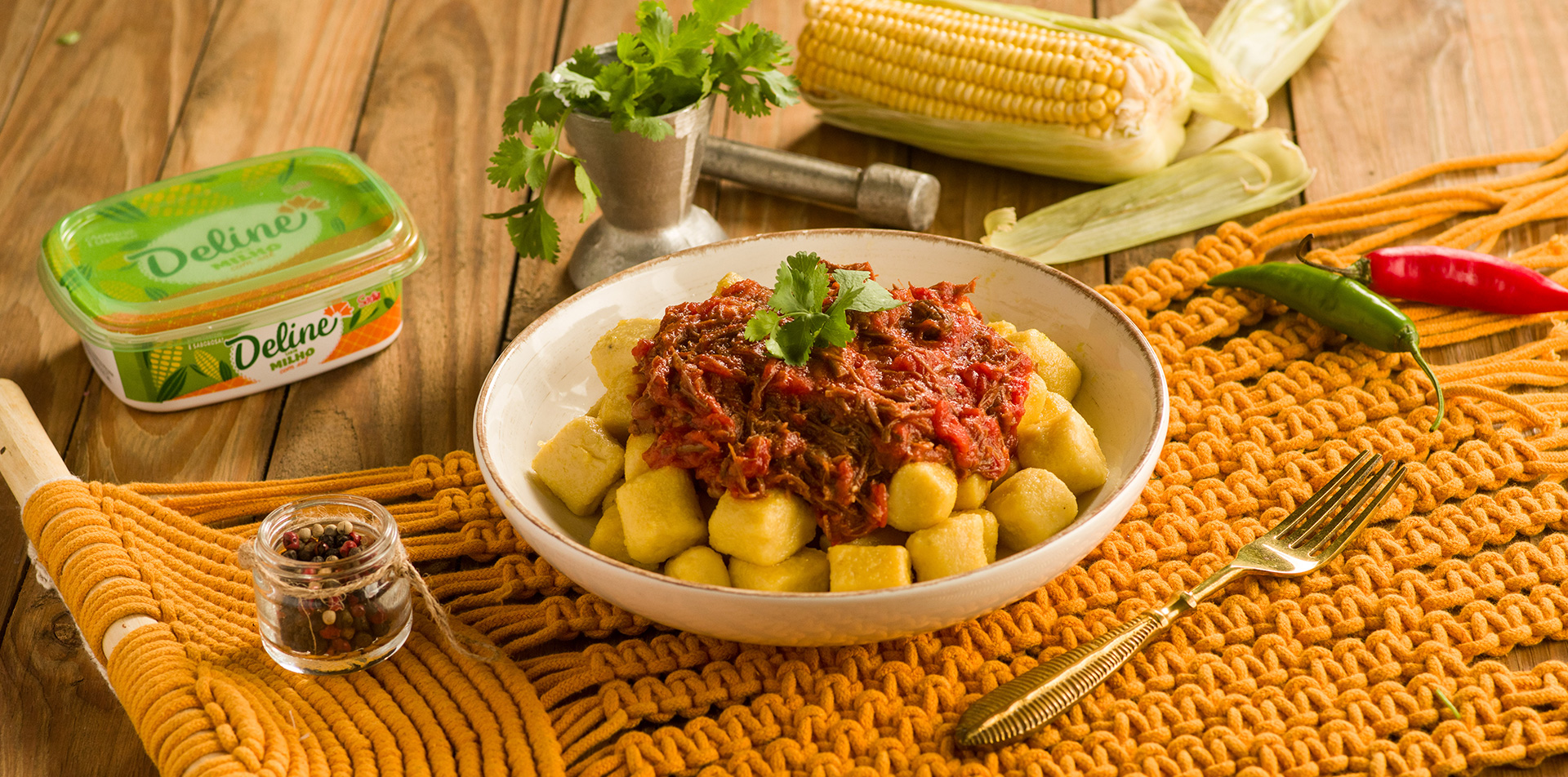 Deline - Nossas receitas: Nhoque de Milho com Molho de Carne de Bode